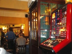 Best classic UK pub fruit machines - Yes No Casino